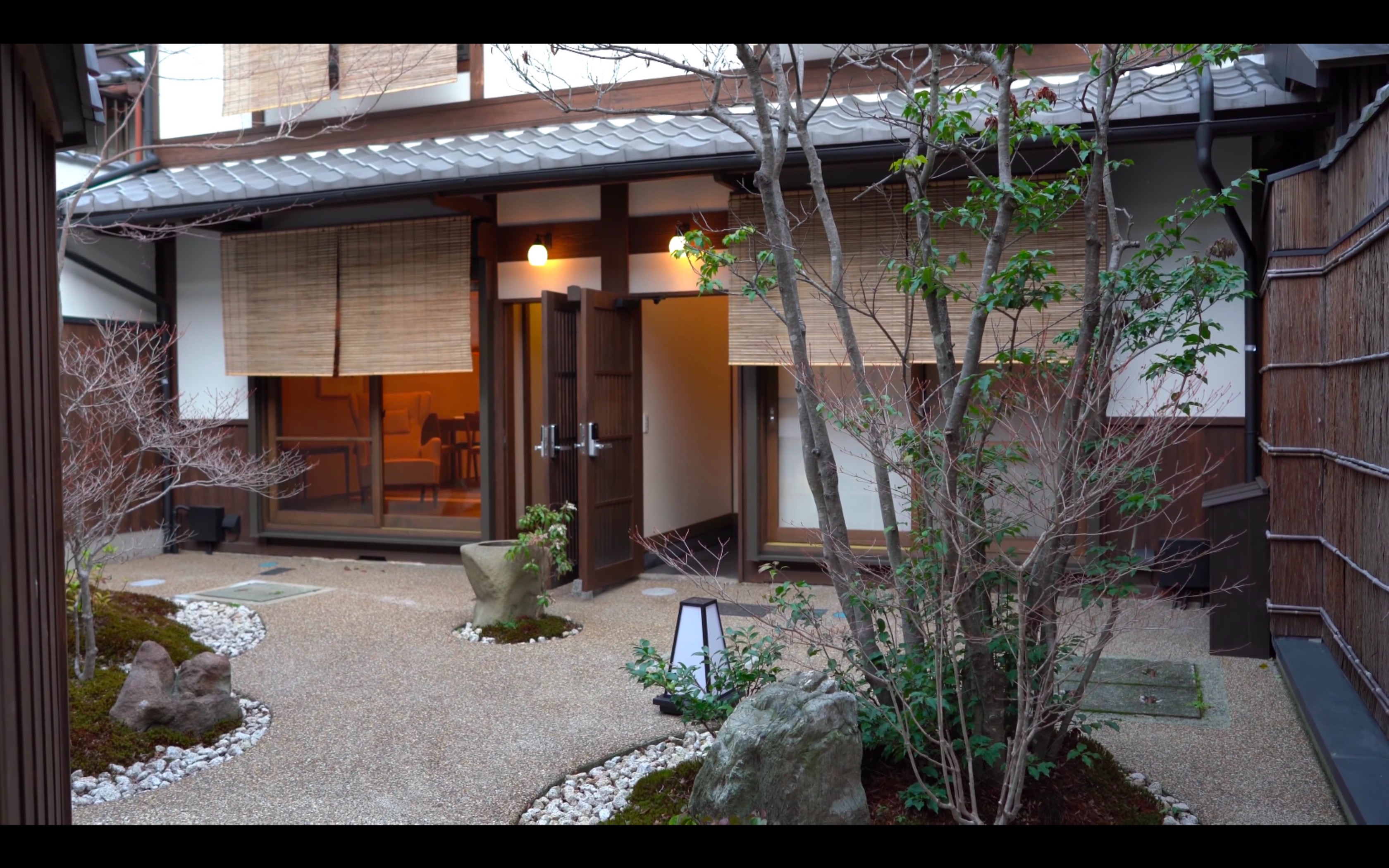 4组外国人住在日本传统町屋,享受宁静的生活以及浓郁的文化氛围