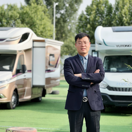 世鼎房车 