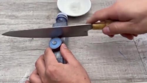 小伙自制磨刀神器,真是太有创意了