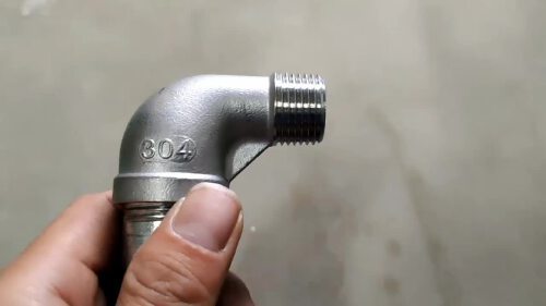 生料带学会这样缠绕,水龙头用手拧紧都不会漏水,看完涨知识了