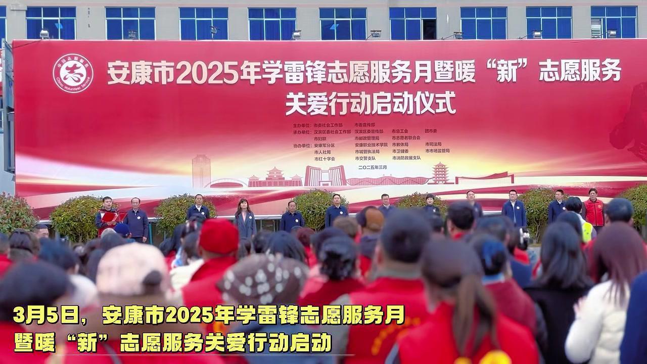 ...文明交通志愿服务队"咨询台,向广大市民群众开展交通安全普法宣传...