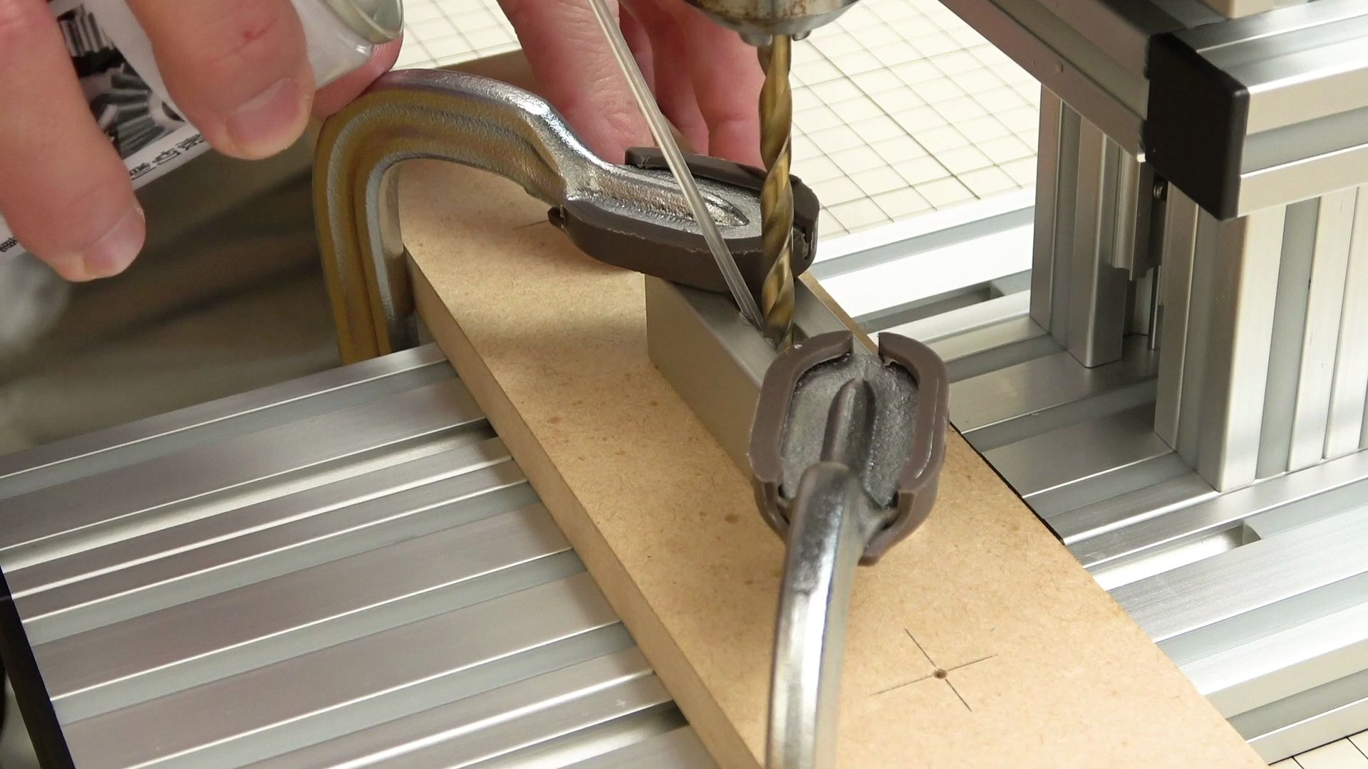 【做工具】用铝型材制作小型台钳/台钻夹具
