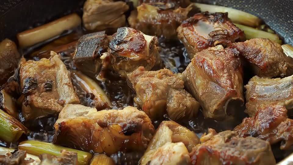 炖出美味猪排骨的实用技巧全知晓