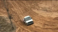 五菱微型车,秒刷大陡坡,很多豪车主都汗颜