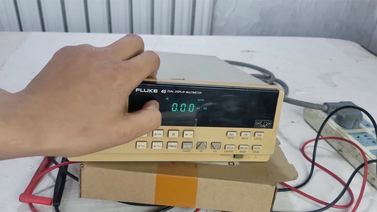 拆解福禄克高档台式万用表,这做工质量真的值10000多吗?