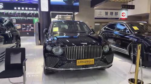 宾利添越价格大跳水!2024款直降百万,现在入手太划算