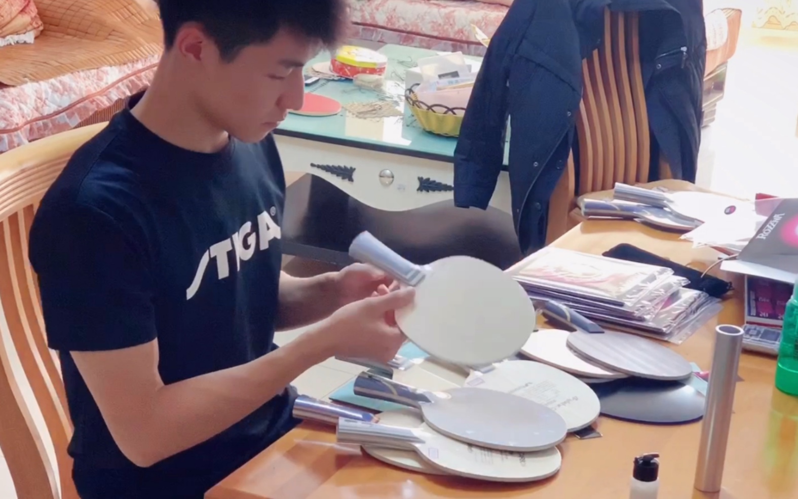 选支乒乓球底板给自己打,附粘拍视频,附试打视频。