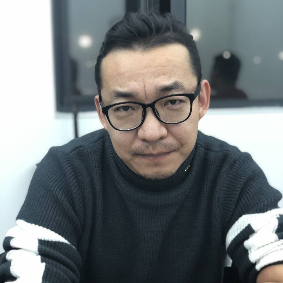 有李有戏 