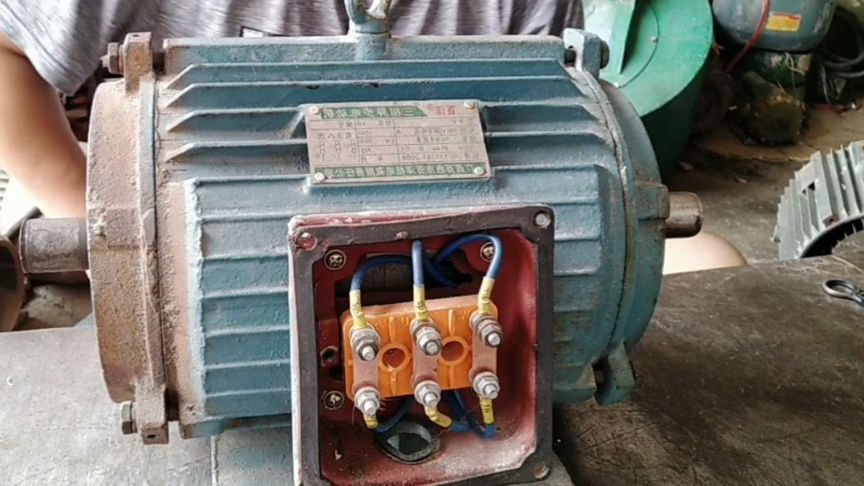 电机振动如何检查处理,老师傅带你实物讲解,零基础电工一学就会