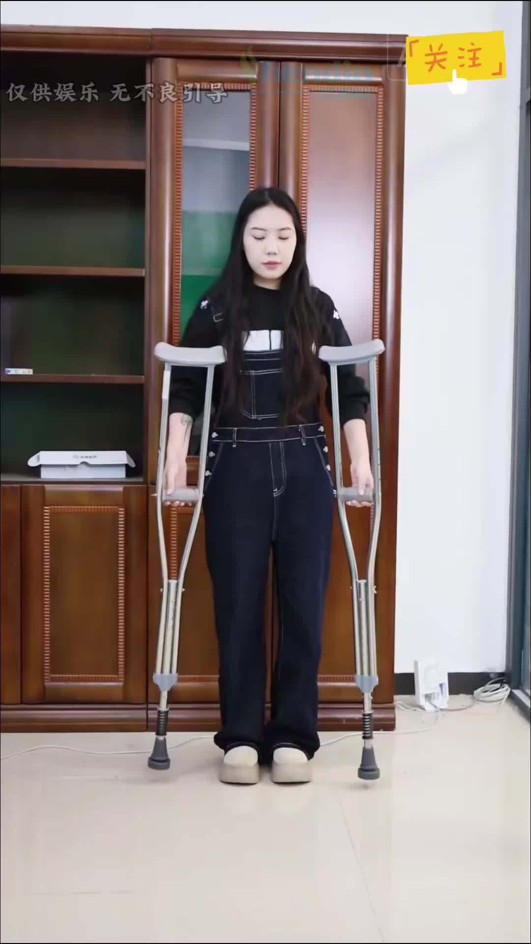 圣迪欧腋下拐杖骨折拐杖加厚腋下拐棍手杖老人残疾人防滑助行器轻便...