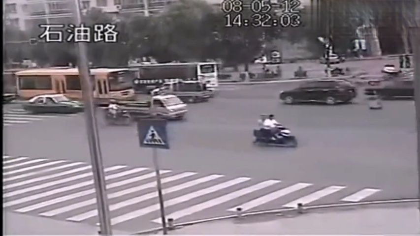 512汶川地震时的真实画面