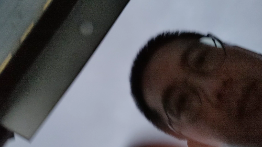 ...时候如何转运身边伤员?站姿,卧姿等转运技巧以及如何用衣服木棍制…