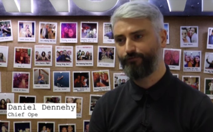 曼大6周语言班听力材料1(字幕+翻译)