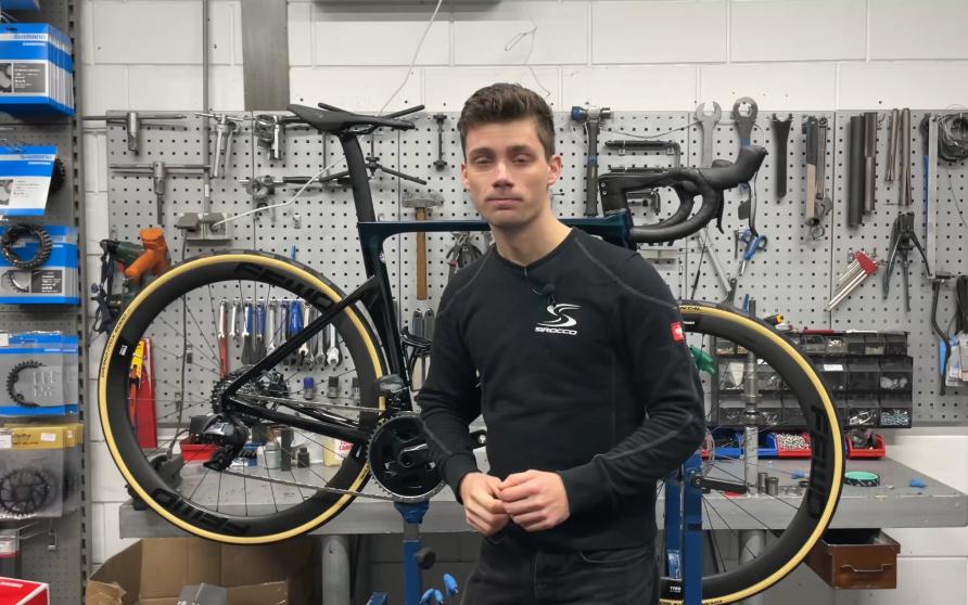 以电子方式调整Sram AXS Rival、Force和Red无线电变!一分钟自行车...