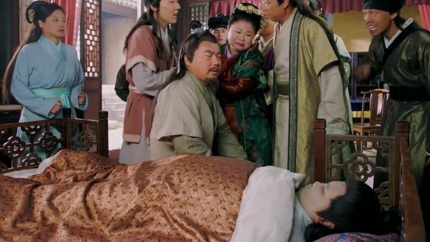 大夫和他徒弟一块给病人看病!