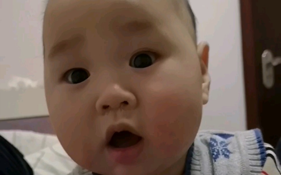 新型冠状病毒爆发,在家里带宝宝