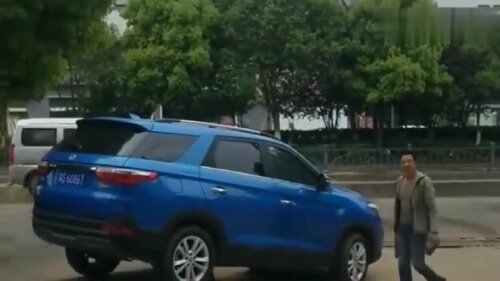 行车记录仪实拍:高手真是无处不在,白瞎这么好的越野车了