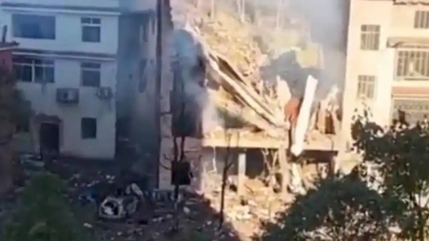 13人被处理!店主举报公职人员并喝农药,官方通报