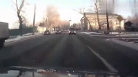 行车记录仪:丰田莫名其妙突然逆行,他无奈与其发生猛烈对撞