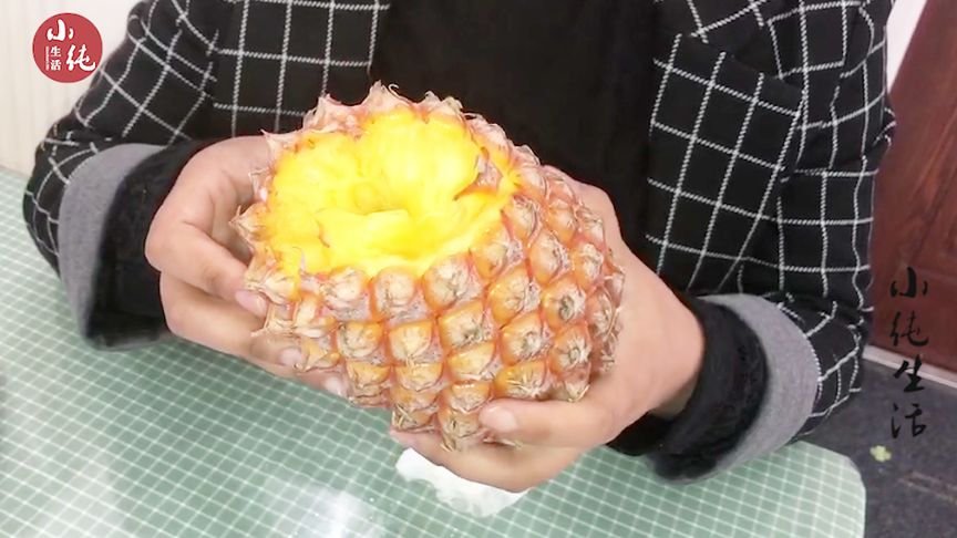 菠萝新吃法，无需去皮，直接手掰，方便实用还不流汁
