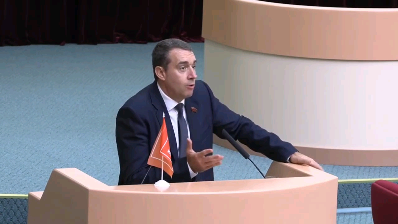 萨拉托夫的共产党代表坚持要在市内建立斯大林纪念碑