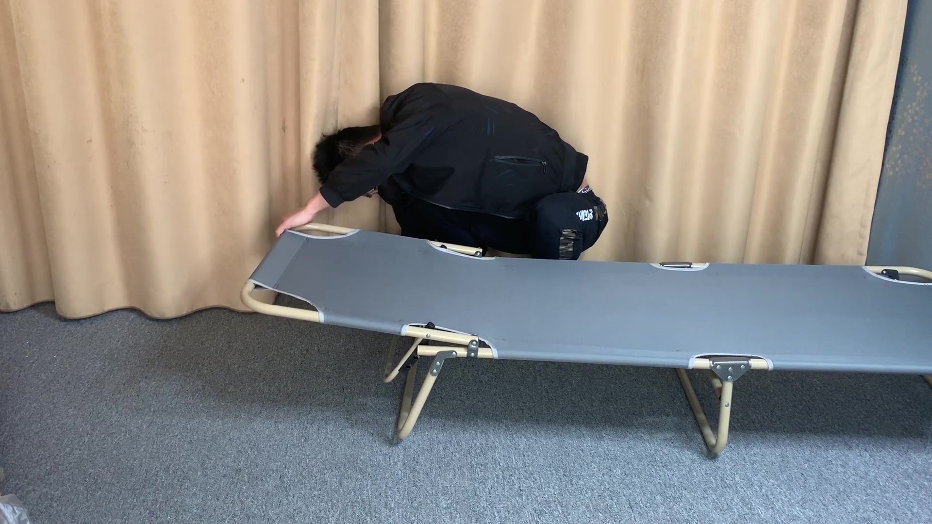 开箱测评折叠午睡床,30多元还带档位调节,承重150斤,值吗?