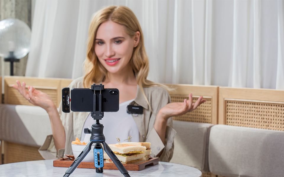 麦拉达MINI系列宣传短片,一款内置麦克风的录音小助手!手机直播采访...