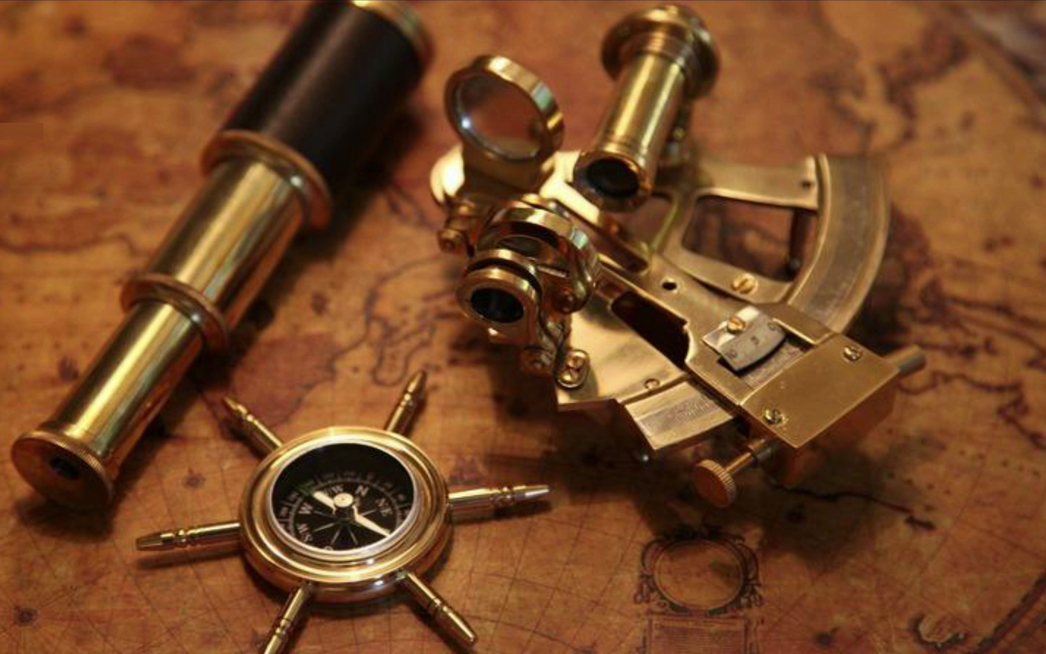 还有多少人会用六分仪?古航海定位神器!现代船舶备用的定位装置