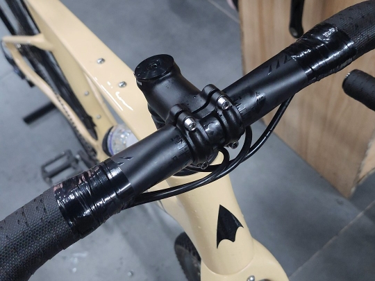 什么辣鸡碳纤维才4n就寄了亿点补强都没有的是吧/捂脸