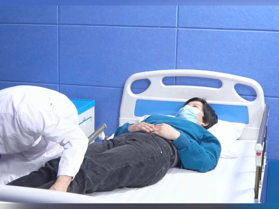 上海养老护理员实操-轮椅转运③