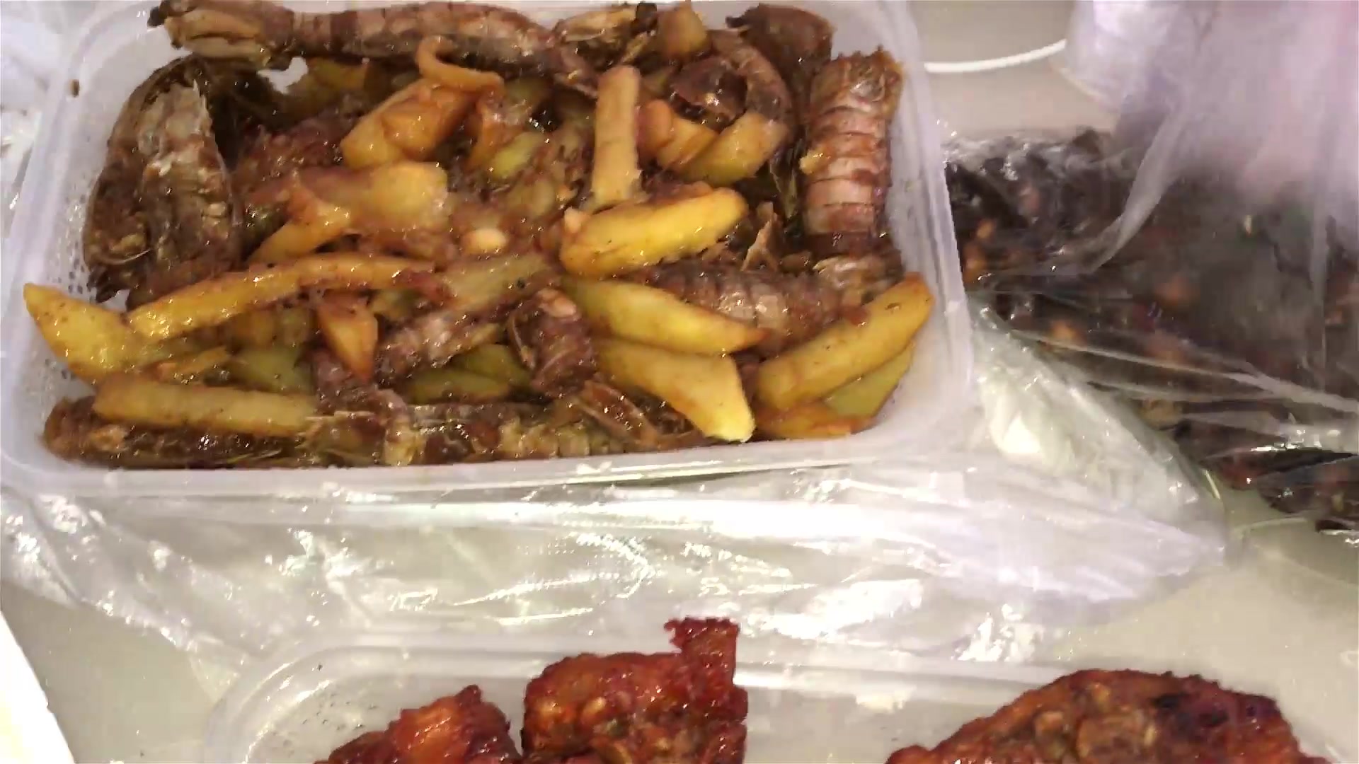 15元居然能买到皮皮虾+鸡脖+米饭?竟然这么小哈哈哈…,感觉还是血赚...