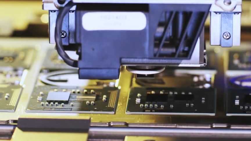 芯片光刻机工作原理,紫光闪过一层CPU就完工了,我们就卡在这