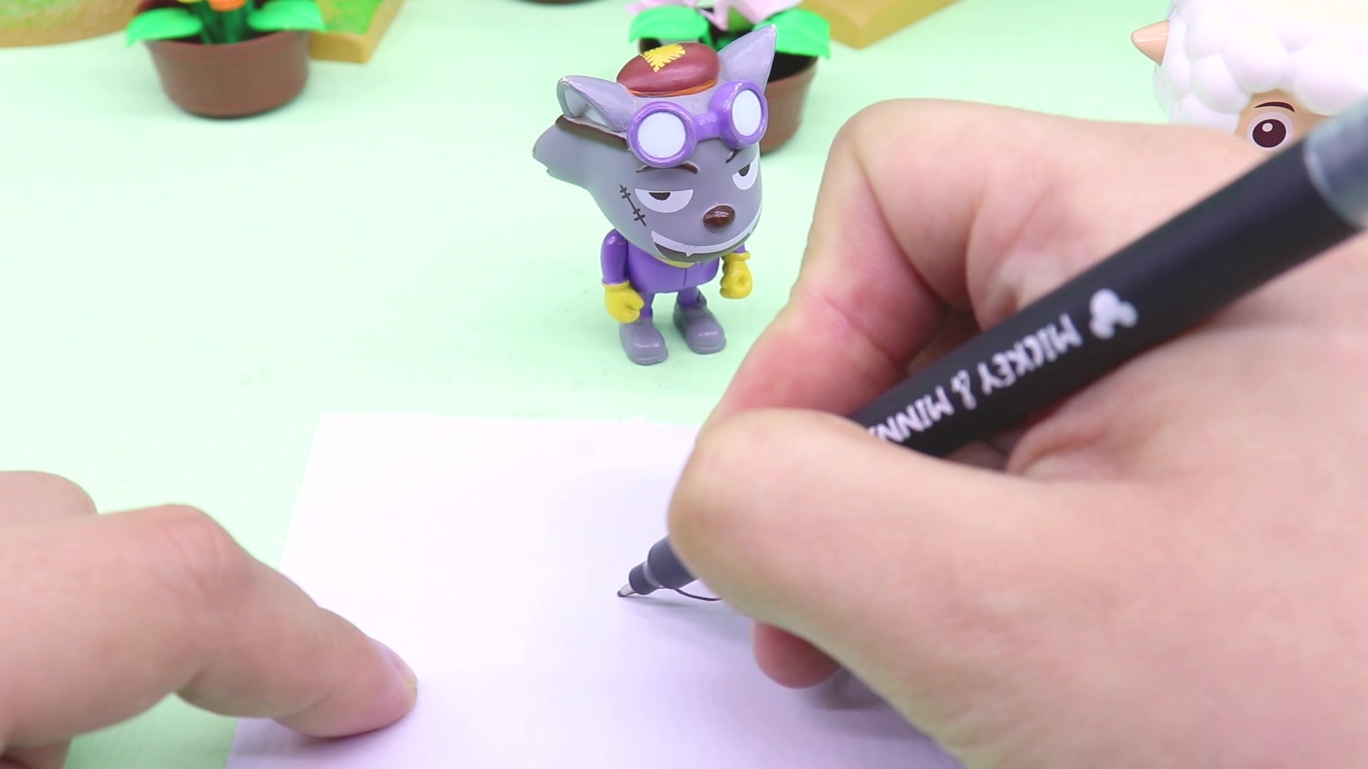 喜羊羊和灰太狼的画画比赛