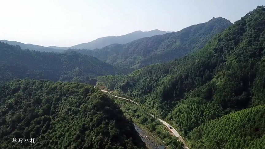 藏在广西大山里的墓地,风景如此美 风水学上是不是也是好地呢?