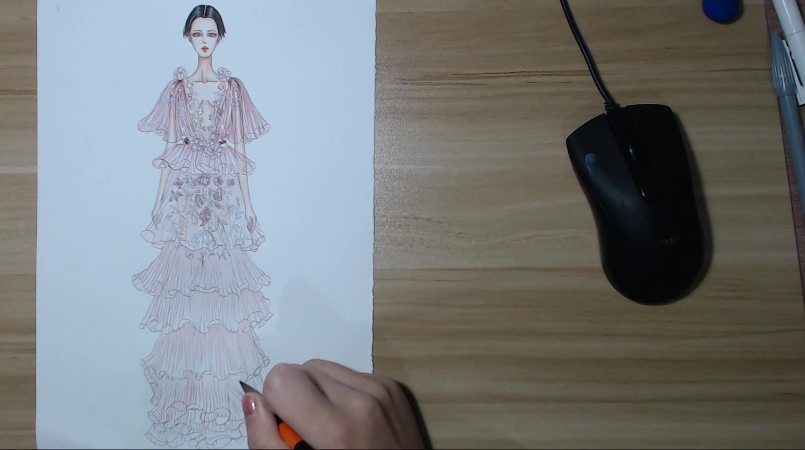 服装设计教程:时装画技法表现