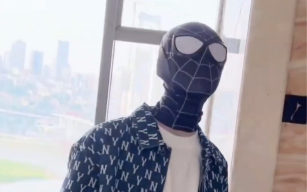 【左航】【微博视频】220508 引导着皮小孩前进,谢谢伟大的妈妈,母亲...