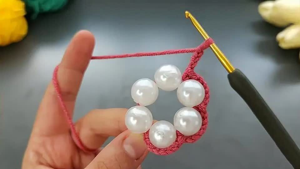 小珠子新妙用,用毛线简单编织下,成品超美超实用