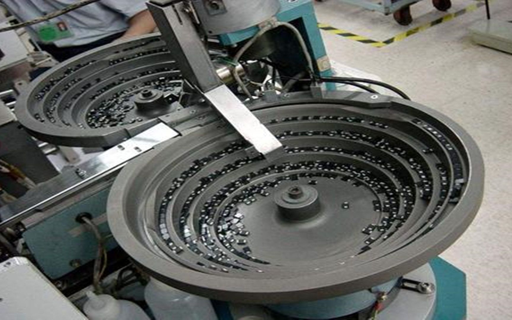 常见自动上料方式振动盘工作原理是什么?