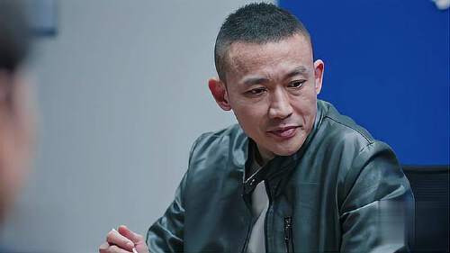 大妈办税支支吾吾,工作人员一查,竟牵出千万流水大案!