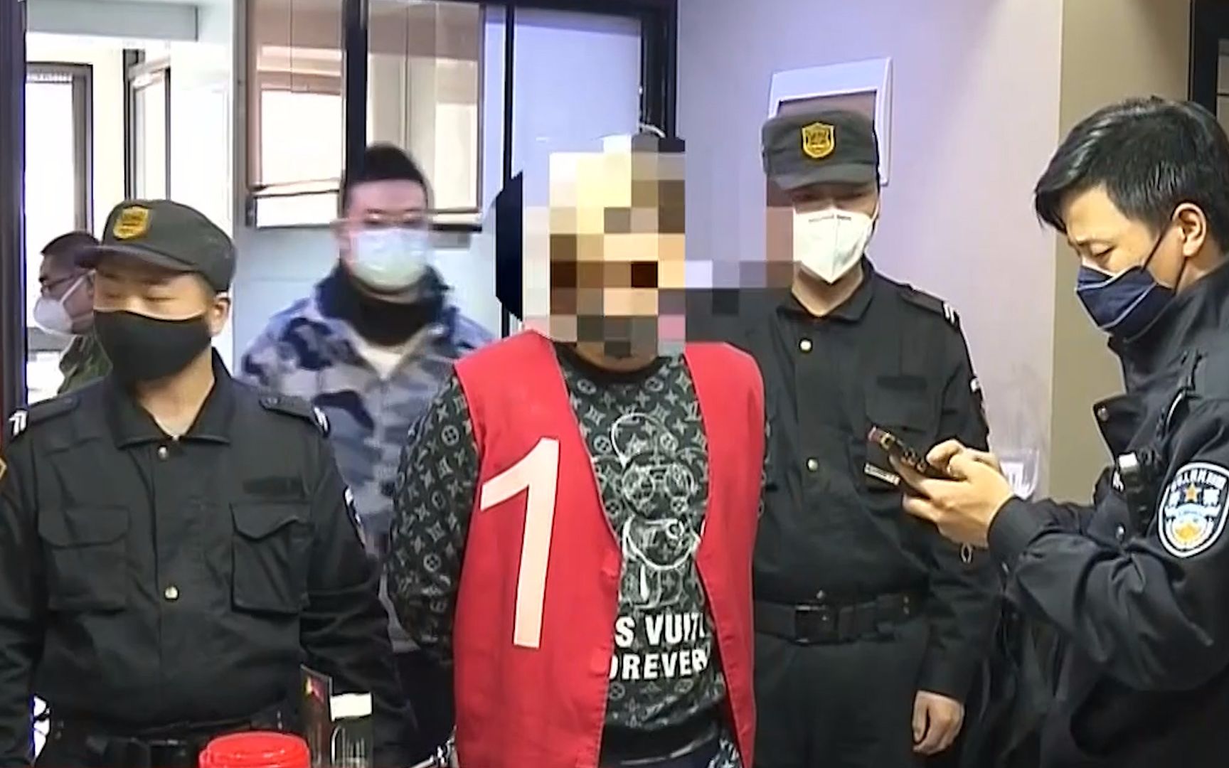 用私人飞机从美国运口罩?这个骗子真会编!