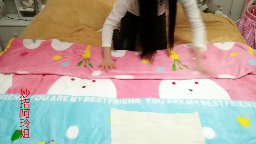 旧衣服旧毛毯别急着扔,教你手工制作抱枕被,放在沙发依靠抱着用