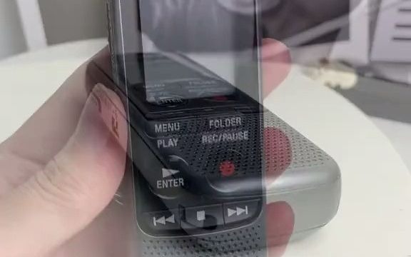 105_ICD-PX240录音笔:大学生必备的数码录音笔!专业级音质,轻松记录...