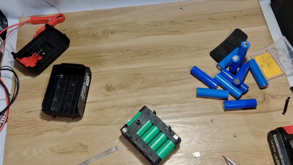 自己动手换锂电池电芯