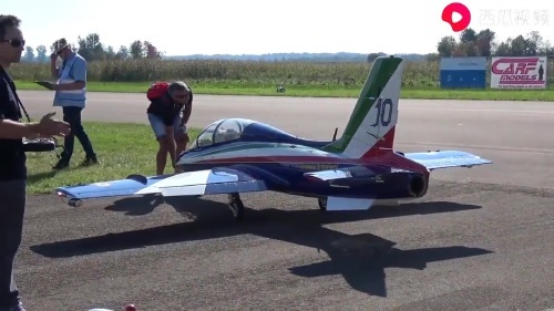 大号涡轮喷气飞机航模飞行展示,不一样的大手笔,性能非常出色