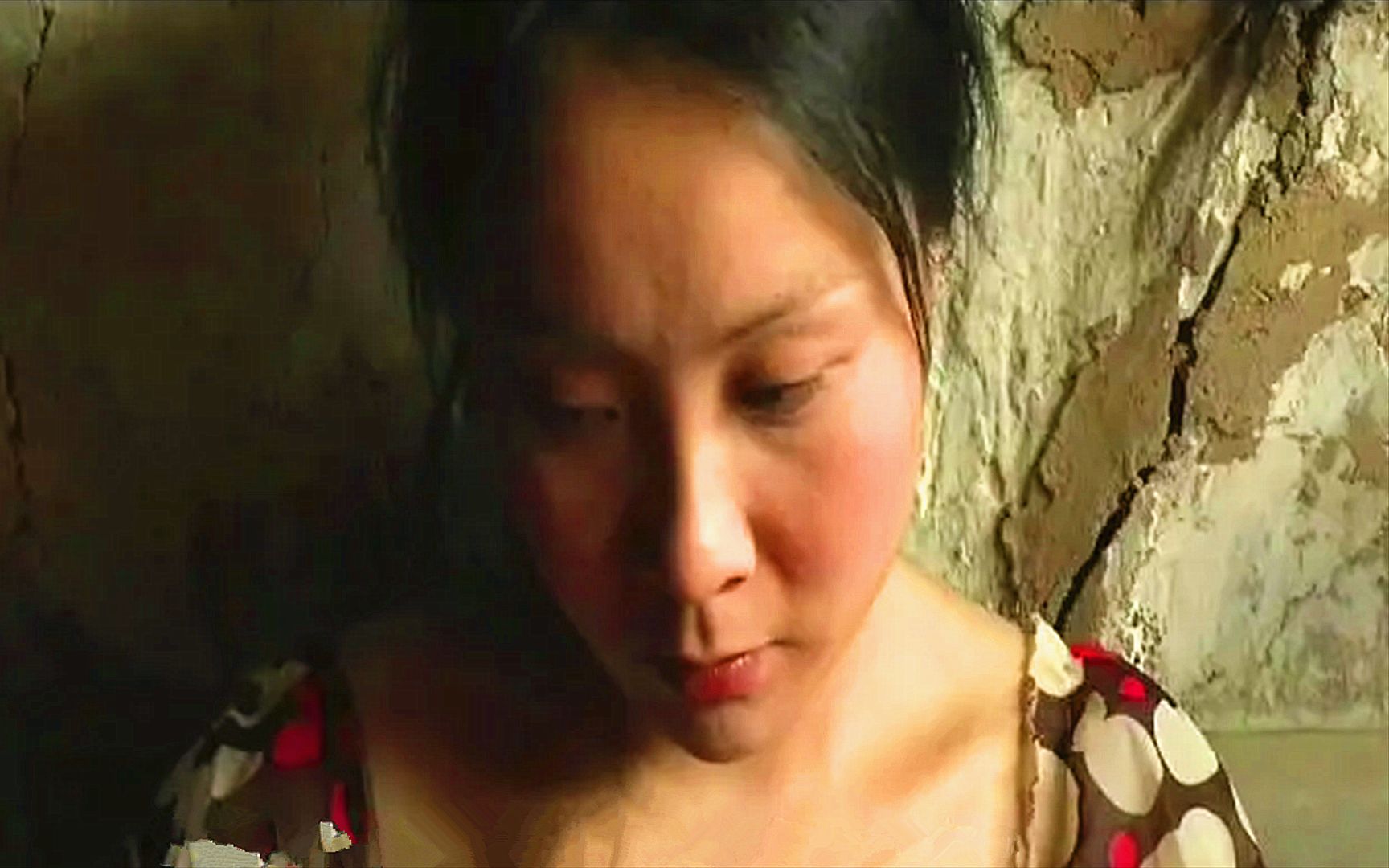 这部荒诞露骨的农村电影,揭露光棍们的现实生活,真实得让人脸红
