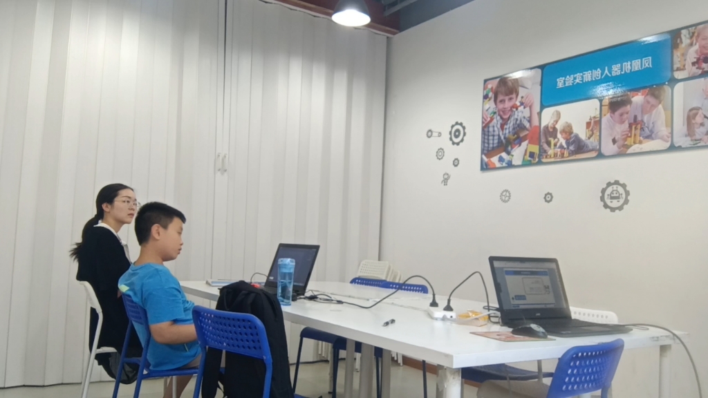 Python编程_第二节课_了解Python编程_凤凰机器人_2023年7月23日