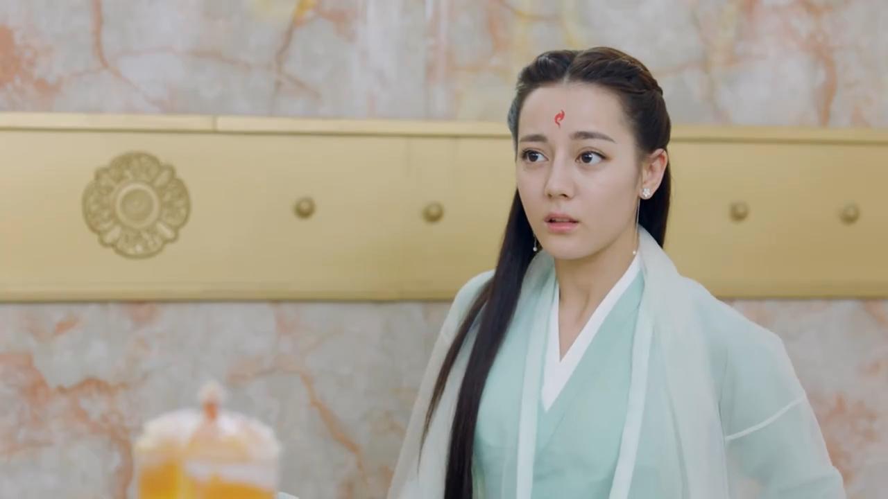三生三世枕上书:凤九捧花盆赴宴,帝君故意捉弄,当心追妻火葬场