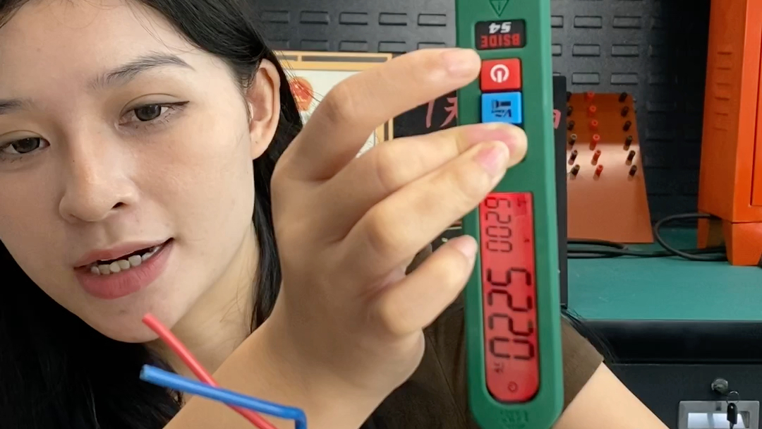 大屏充电漏电电笔的使用讲解