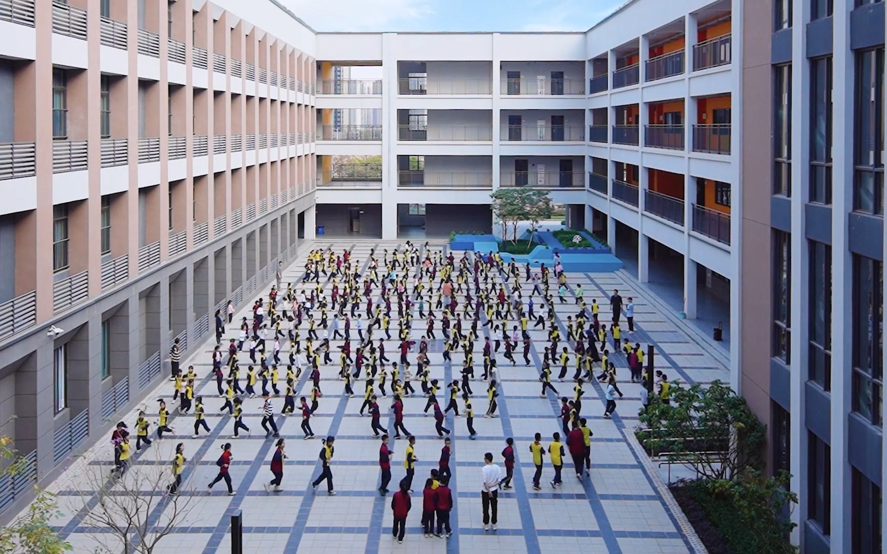 校园里的成长记忆:惠州群朗小学 / 山水比德