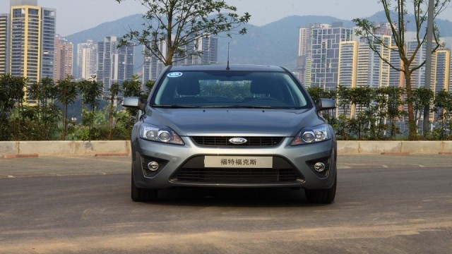 07年福克斯发动机噪音大正常吗?